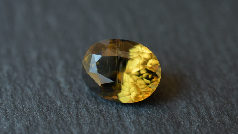 Sinhalite 2.59ct / SriLanka | Houseki Dealer