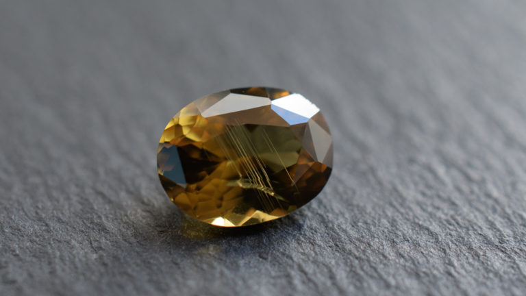 Sinhalite 2.59ct / SriLanka | Houseki Dealer