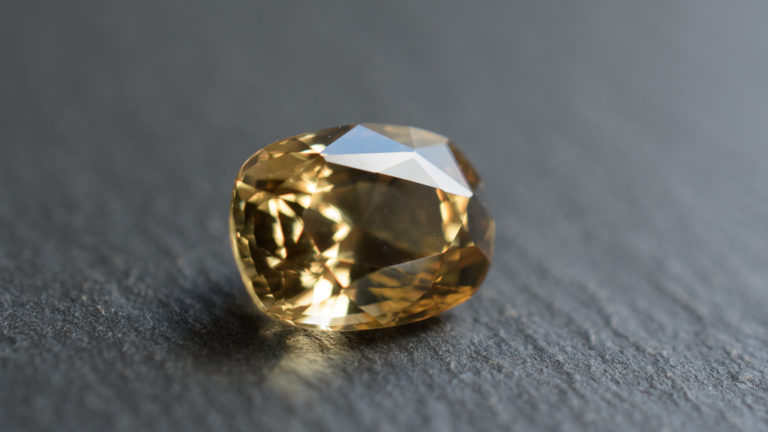 Sinhalite 4.10ct / SriLanka | Houseki Dealer